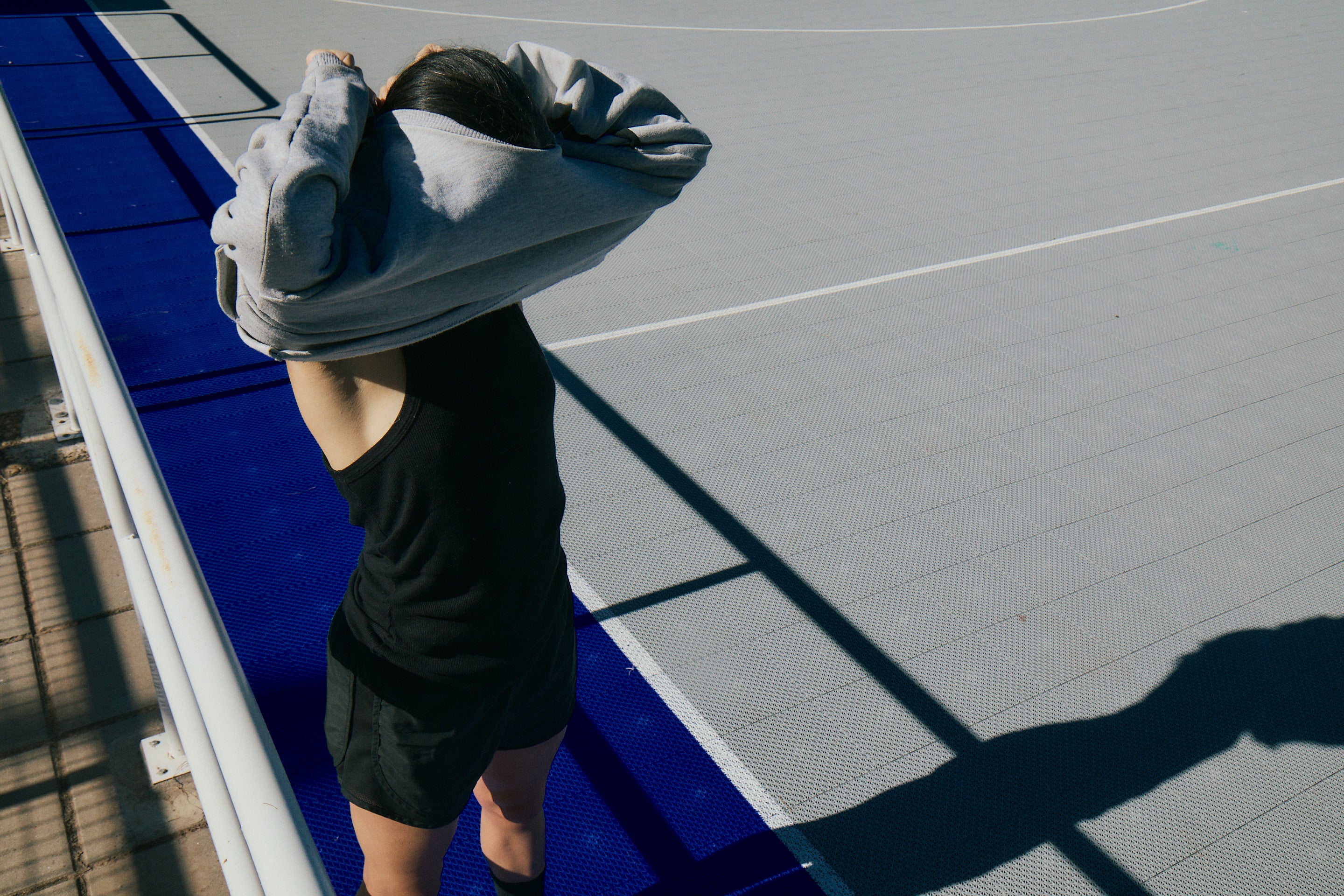 Consequences of Wearing Sweaty Workout Clothes All-Day – OffCourt